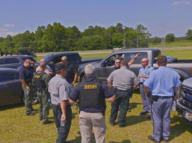 Suspect flees after chase - Statesboro Herald