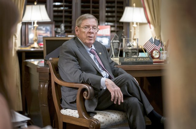 Georgia's US Sen. Isakson bids farewell to Senate colleagues ...