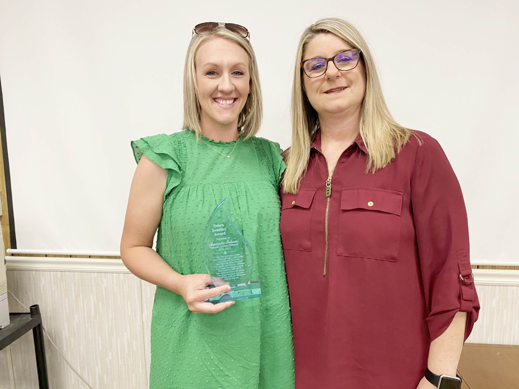 Amanda Folsom presented with Debra Brantley Award - The Journal Sentinel Amanda Folsom presented with Debra Brantley Award - The Journal Sentinel