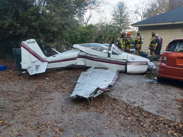 Single Engine Plane Crashes In Boro Neighborhood Statesboro Herald