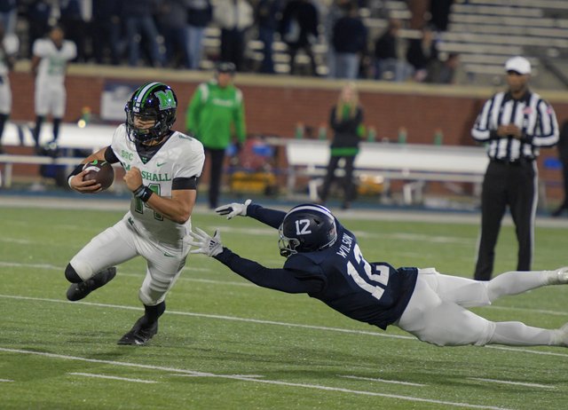 Eagles drop third straight - one more chance to make a bowl ...