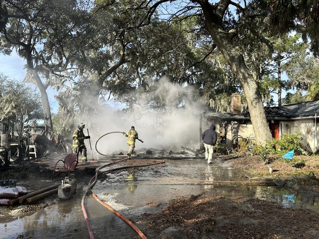 VIDEO: Fire in South Bryan destroys home - Bryan County News