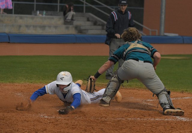 SE Bulloch comes from down 8-3 to beat Islands 10-9 - Statesboro Herald