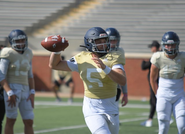 Eagles wrap up first scrimmage of the spring - Statesboro Herald