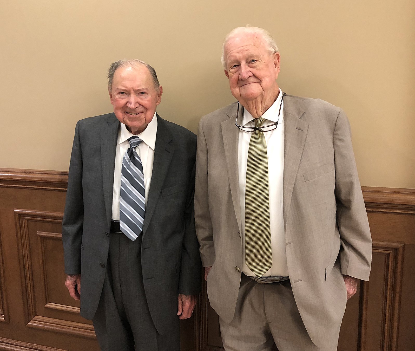 Opposing lawyers bring more than 12 decades of the law into courtroom ...