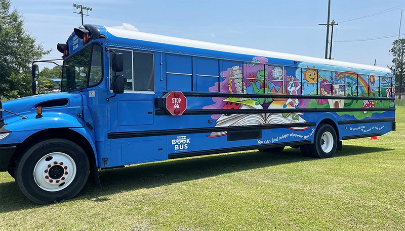 Bulloch Schools Book Bus rolls into Honey Bowen - Statesboro Herald