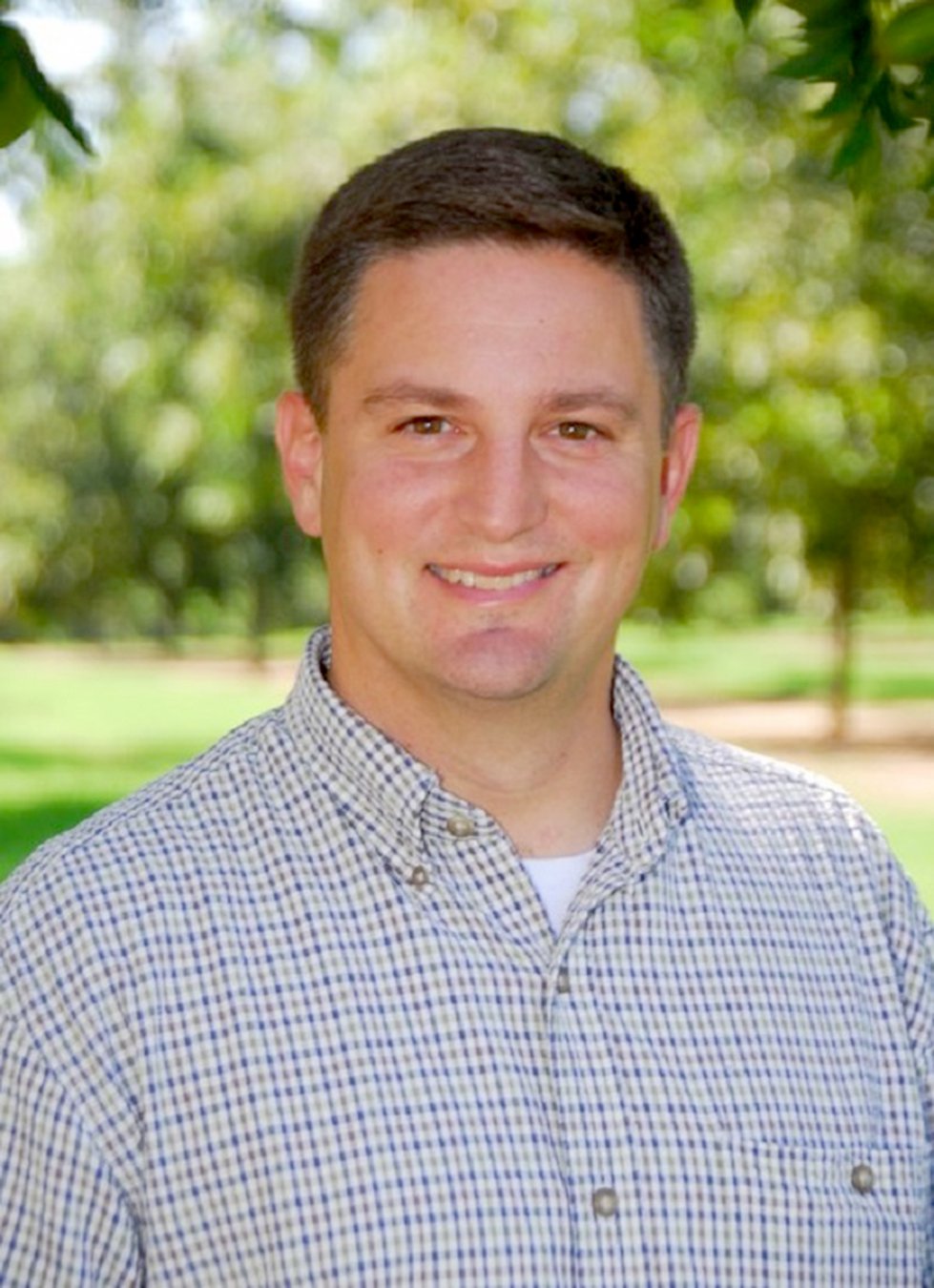 Professor Lenny Wells, UGA Dept. of Horticulture, shares history of ...