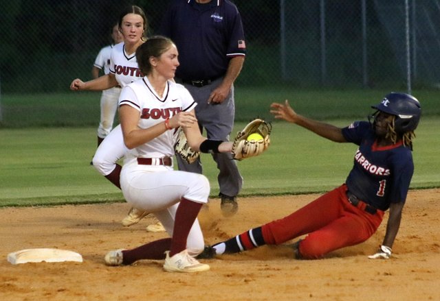 SEHS softball rallies for split with Grovetown - Effingham Herald
