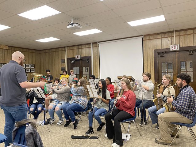 Tattnall Sound of Pride performs for BOE members - The Journal Sentinel