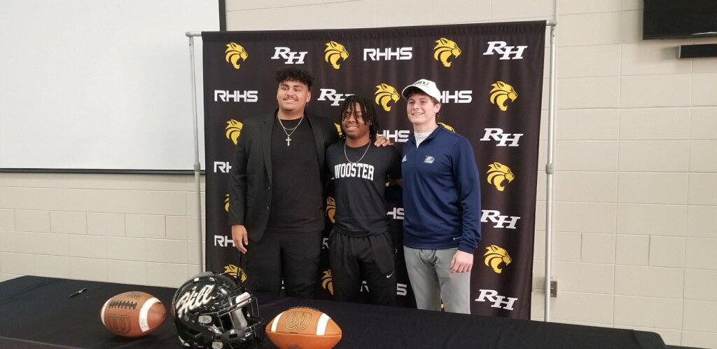 Football: Trio of Wildcats seniors sign letters of intent - Bryan ...