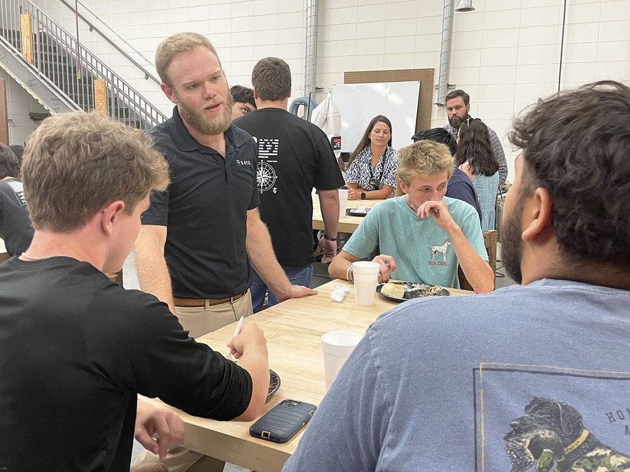 Sack Company working with SHS Construction class - Statesboro Herald