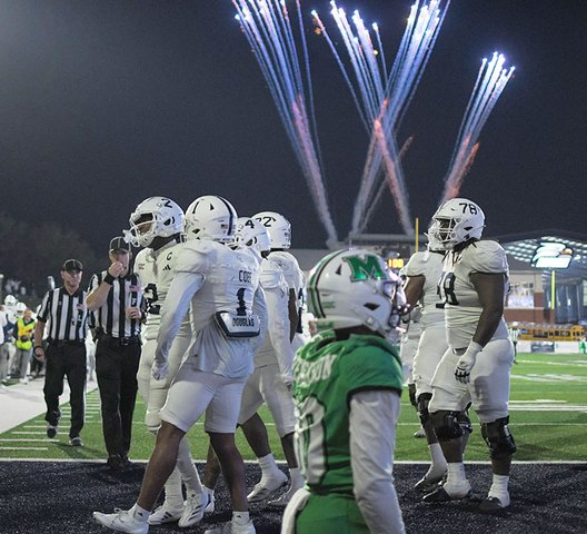 Wild finish sends Eagles to 24-23 victory over Marshall - Statesboro Herald