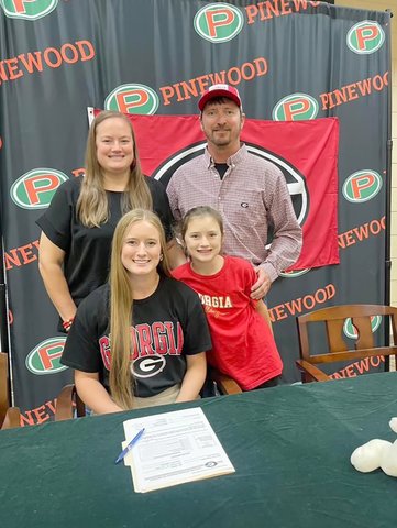 Katelin Smith signs to the University of Georgia - The Journal Sentinel
