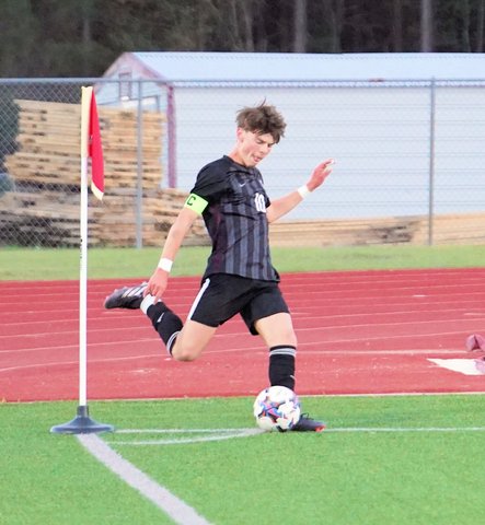 SEHS boys find winning soccer formula in set pieces - Effingham Herald