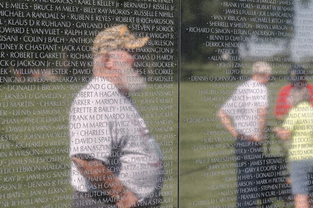 Effingham Veterans Take Emotional Trip to D.C. on Honor Flight ...