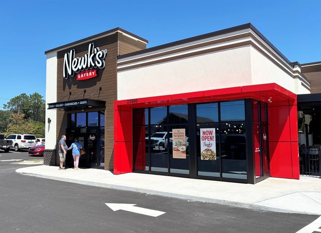 Newk's Eatery opens, bringing its sandwiches, salads, pizzas to ...