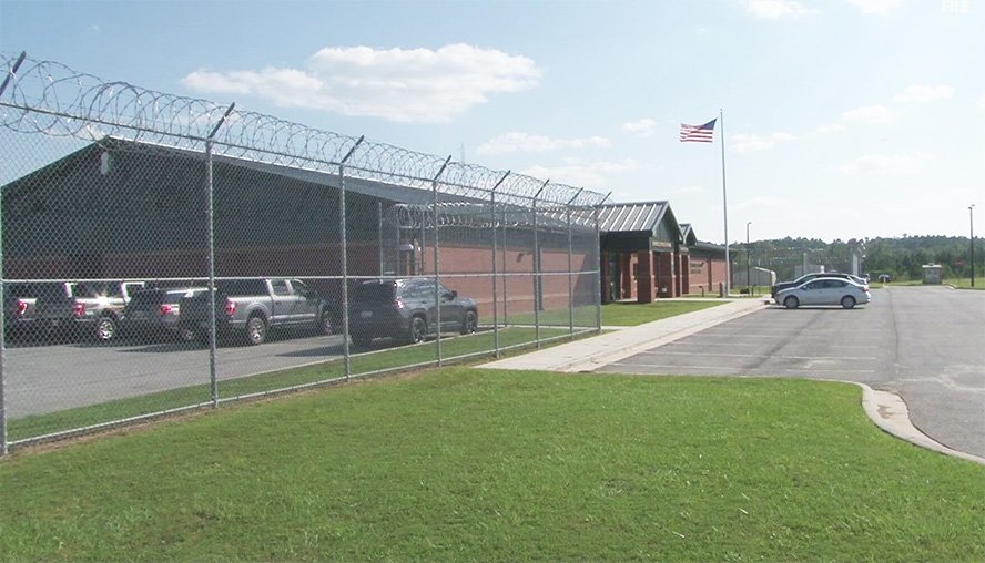 3 inmates killed in Georgia prison riot - Statesboro Herald