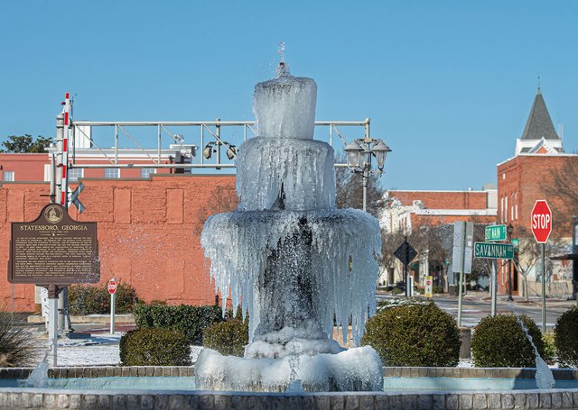 Winter storm sends snowflakes flying in the Boro - Statesboro Herald