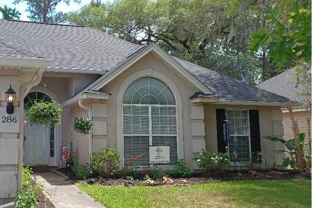 Hoag home named Richmond Hill Garden Club's Yard of the Month for May ...